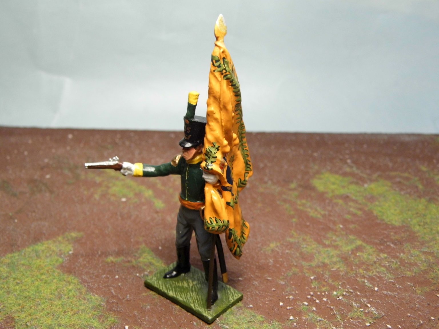 DUTCH JAGER OFFICER WITH STANDARD – Little Legion Toy Soldiers
